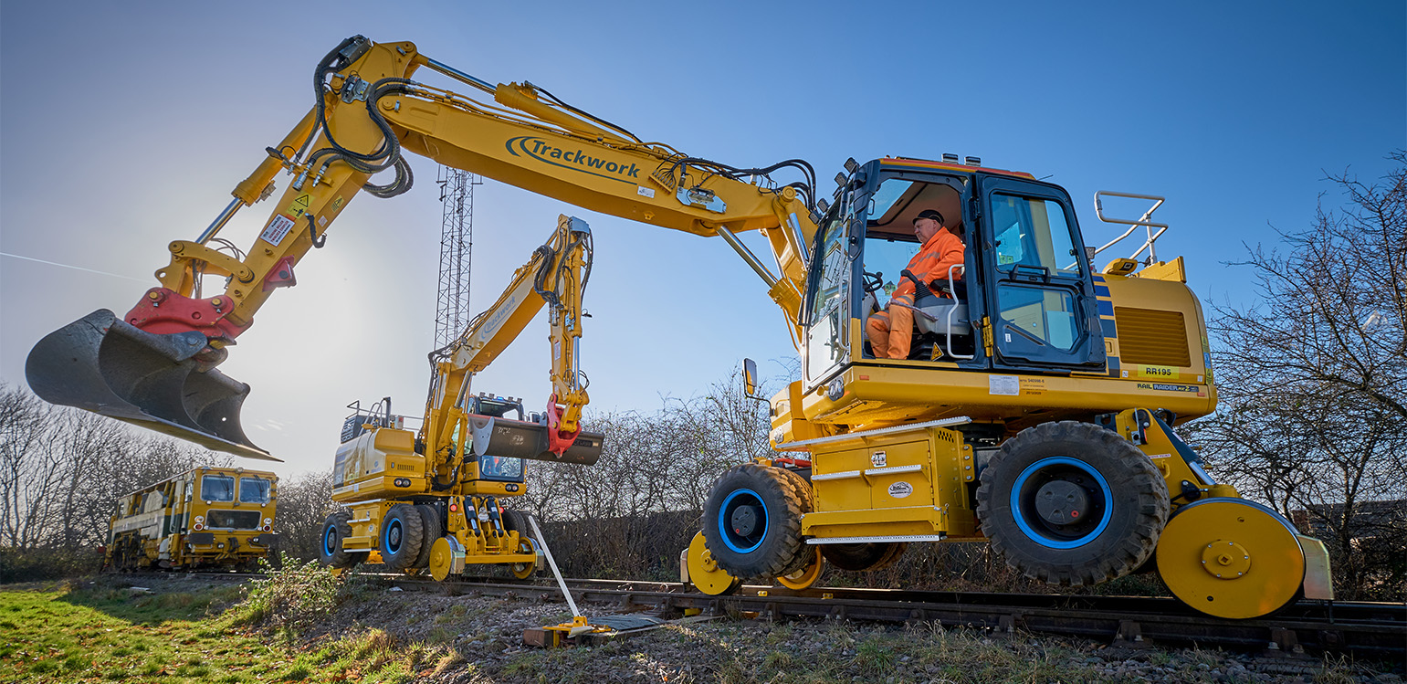 Komatsu PW160 ‘Rail Raiders’ to join Trackwork Plant Fleet – Trackwork